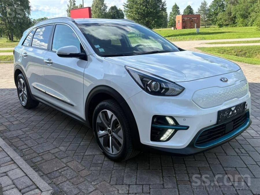 Белый Киа Niro 2020 в Елгава, объемом двигателя 1.60 л и пробегом 135 тыс. км за 17500 €, фото 1 на AUTOMOTO.COM.LV