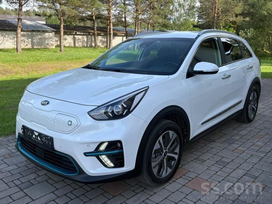 Белый Киа Niro 2020 в Елгава, объемом двигателя 1.60 л и пробегом 135 тыс. км за 17500 €, фото 4 на AUTOMOTO.COM.LV