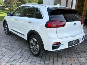 Белый Киа Niro 2020 в Елгава, объемом двигателя 1.60 л и пробегом 135 тыс. км за 17500 €, фото 5 на AUTOMOTO.COM.LV