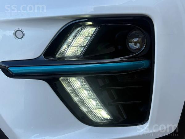 White Kia Niro 2020 in Jelgava, with an engine capacity of 1.60 L and mileage of 135 thousand km for 17500 €, photo 7 on AUTOMOTO.COM.LV