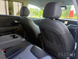 Белый Киа Niro 2020 в Елгава, объемом двигателя 1.60 л и пробегом 135 тыс. км за 17500 €, фото 27 на AUTOMOTO.COM.LV