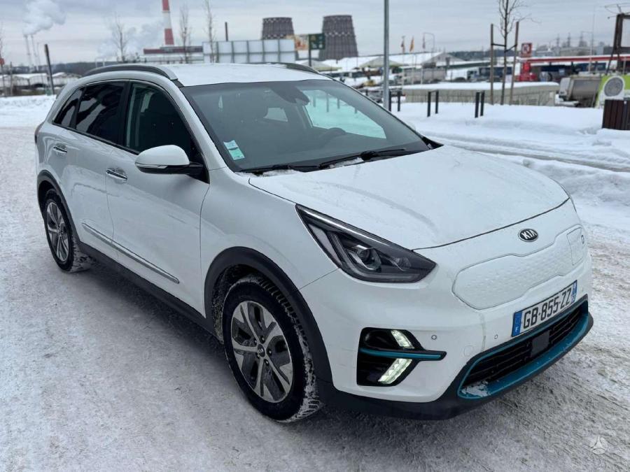 Balts Kia Niro 2021 Viļņa, ar dzinēja tilpumu 0.00 L un nobraukumu 300 tūkst. km par 10900 €, foto 1 vietnē AUTOMOTO.COM.LV