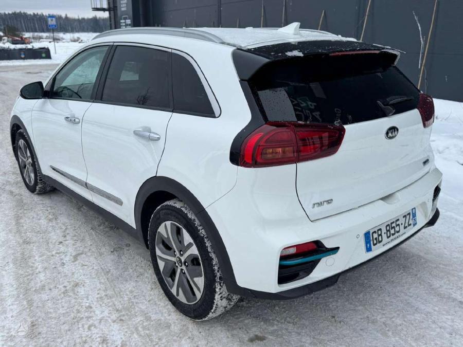 Balts Kia Niro 2021 Viļņa, ar dzinēja tilpumu 0.00 L un nobraukumu 300 tūkst. km par 10900 €, foto 3 vietnē AUTOMOTO.COM.LV