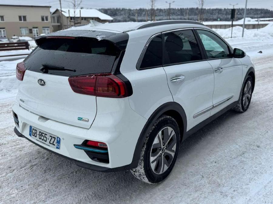 Balts Kia Niro 2021 Viļņa, ar dzinēja tilpumu 0.00 L un nobraukumu 300 tūkst. km par 10900 €, foto 5 vietnē AUTOMOTO.COM.LV