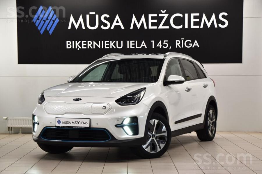 Белый Киа Niro 2021 в Рига, объемом двигателя 0.00 л и пробегом 44 тыс. км за 21990 €, фото 1 на AUTOMOTO.COM.LV