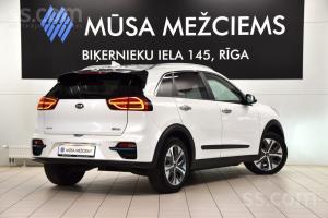 Белый Киа Niro 2021 в Рига, объемом двигателя 0.00 л и пробегом 44 тыс. км за 21990 €, фото 7 на AUTOMOTO.COM.LV