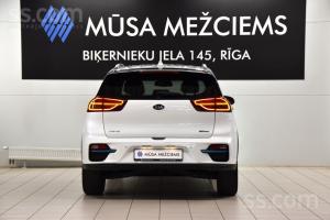Белый Киа Niro 2021 в Рига, объемом двигателя 0.00 л и пробегом 44 тыс. км за 21990 €, фото 8 на AUTOMOTO.COM.LV