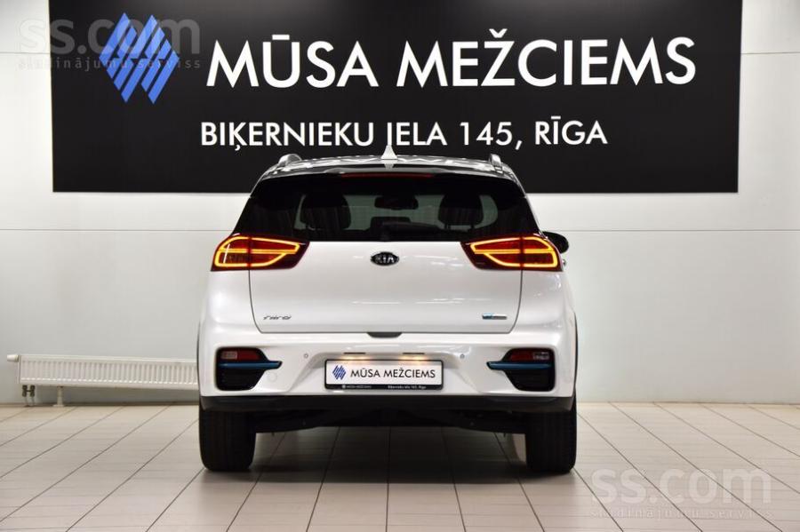 Белый Киа Niro 2021 в Рига, объемом двигателя 0.00 л и пробегом 44 тыс. км за 21990 €, фото 8 на AUTOMOTO.COM.LV
