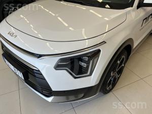 Balts Kia Niro 2025 Rīga, ar dzinēja tilpumu 1.60 L un nobraukumu 14 tūkst. km par 29900 €, foto 7 vietnē AUTOMOTO.COM.LV