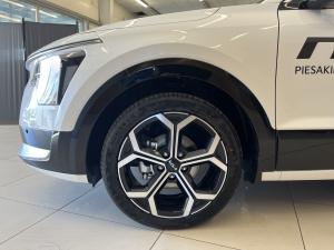 White Kia Niro 2025 in Riga, with an engine capacity of 1.60 L and mileage of 5 thousand km for 3090000 €, photo 5 on AUTOMOTO.COM.LV
