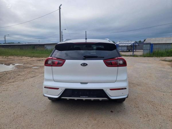 Balts Kia Niro 2019 Panevēža, ar dzinēja tilpumu 1.60 L un nobraukumu 285 tūkst. km par 8590 €, foto 6 vietnē AUTOMOTO.COM.LV