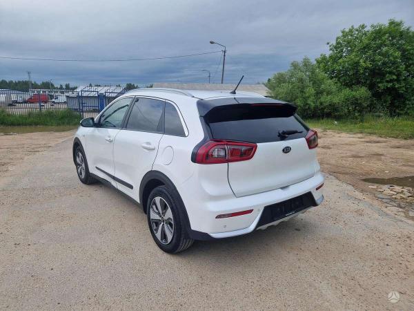 Balts Kia Niro 2019 Panevēža, ar dzinēja tilpumu 1.60 L un nobraukumu 285 tūkst. km par 8590 €, foto 8 vietnē AUTOMOTO.COM.LV