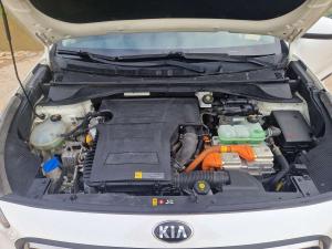 White Kia Niro 2019 in Panevezys, with an engine capacity of 1.60 L and mileage of 285 thousand km for 8590 €, photo 23 on AUTOMOTO.COM.LV
