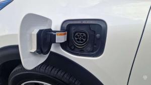 White Kia Niro 2019 in Siauliai, with an engine capacity of 1.60 L and mileage of 170 thousand km for 13500 €, photo 12 on AUTOMOTO.COM.LV