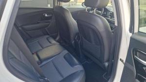 White Kia Niro 2019 in Siauliai, with an engine capacity of 1.60 L and mileage of 170 thousand km for 13500 €, photo 26 on AUTOMOTO.COM.LV