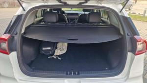 White Kia Niro 2019 in Siauliai, with an engine capacity of 1.60 L and mileage of 170 thousand km for 13500 €, photo 28 on AUTOMOTO.COM.LV
