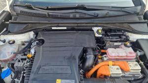 White Kia Niro 2019 in Siauliai, with an engine capacity of 1.60 L and mileage of 170 thousand km for 13500 €, photo 30 on AUTOMOTO.COM.LV