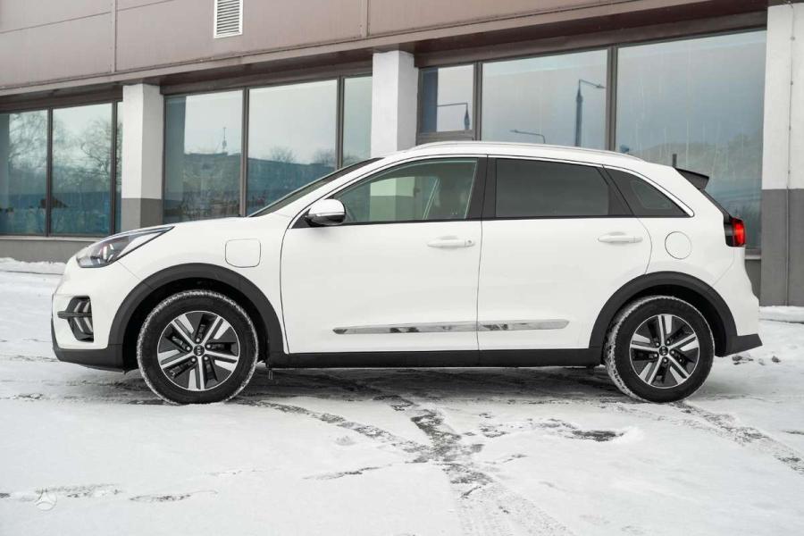 Balts Kia Niro 2020 Viļņa, ar dzinēja tilpumu 1.58 L un nobraukumu 36 tūkst. km par 17999 €, foto 2 vietnē AUTOMOTO.COM.LV