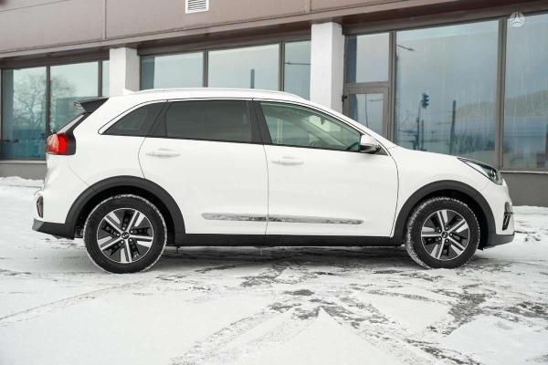 Balts Kia Niro 2020 Viļņa, ar dzinēja tilpumu 1.58 L un nobraukumu 36 tūkst. km par 17999 €, foto 5 vietnē AUTOMOTO.COM.LV