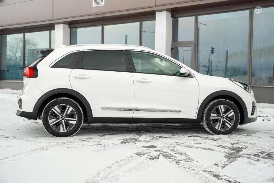 Balts Kia Niro 2020 Viļņa, ar dzinēja tilpumu 1.58 L un nobraukumu 36 tūkst. km par 17999 €, foto 5 vietnē AUTOMOTO.COM.LV