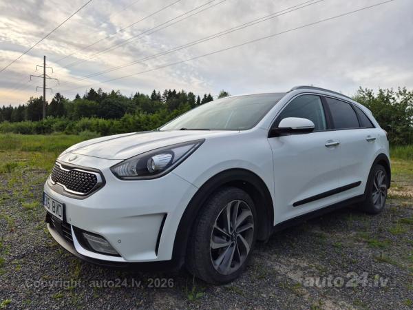 Balts Kia Niro 2017 Tallina, ar dzinēja tilpumu 1.60 L un nobraukumu 146 tūkst. km par 11000 €, foto 5 vietnē AUTOMOTO.COM.LV