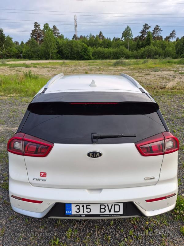 Balts Kia Niro 2017 Tallina, ar dzinēja tilpumu 1.60 L un nobraukumu 146 tūkst. km par 11000 €, foto 7 vietnē AUTOMOTO.COM.LV