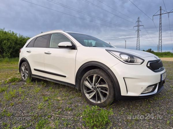 Balts Kia Niro 2017 Tallina, ar dzinēja tilpumu 1.60 L un nobraukumu 146 tūkst. km par 11000 €, foto 8 vietnē AUTOMOTO.COM.LV