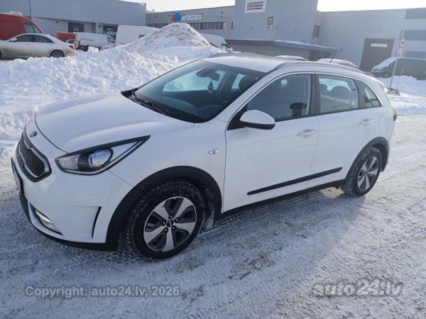Balts Kia Niro 2018 Tallina, ar dzinēja tilpumu 1.60 L un nobraukumu 290 tūkst. km par 8790 €, foto 3 vietnē AUTOMOTO.COM.LV