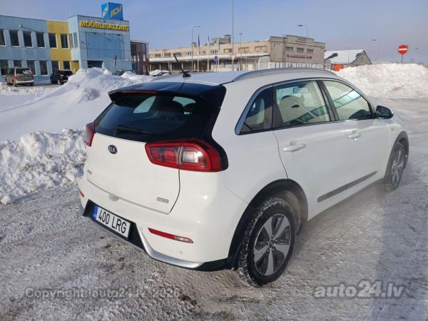 Balts Kia Niro 2018 Tallina, ar dzinēja tilpumu 1.60 L un nobraukumu 290 tūkst. km par 8790 €, foto 6 vietnē AUTOMOTO.COM.LV