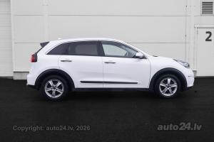 Balts Kia Niro 2018 Tallina, ar dzinēja tilpumu 1.60 L un nobraukumu 204 tūkst. km par 11499 €, foto 5 vietnē AUTOMOTO.COM.LV