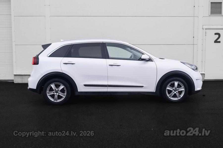 Balts Kia Niro 2018 Tallina, ar dzinēja tilpumu 1.60 L un nobraukumu 204 tūkst. km par 11499 €, foto 5 vietnē AUTOMOTO.COM.LV