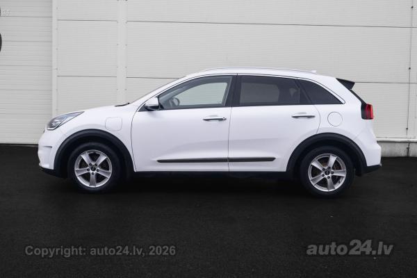 Balts Kia Niro 2018 Tallina, ar dzinēja tilpumu 1.60 L un nobraukumu 204 tūkst. km par 11499 €, foto 6 vietnē AUTOMOTO.COM.LV