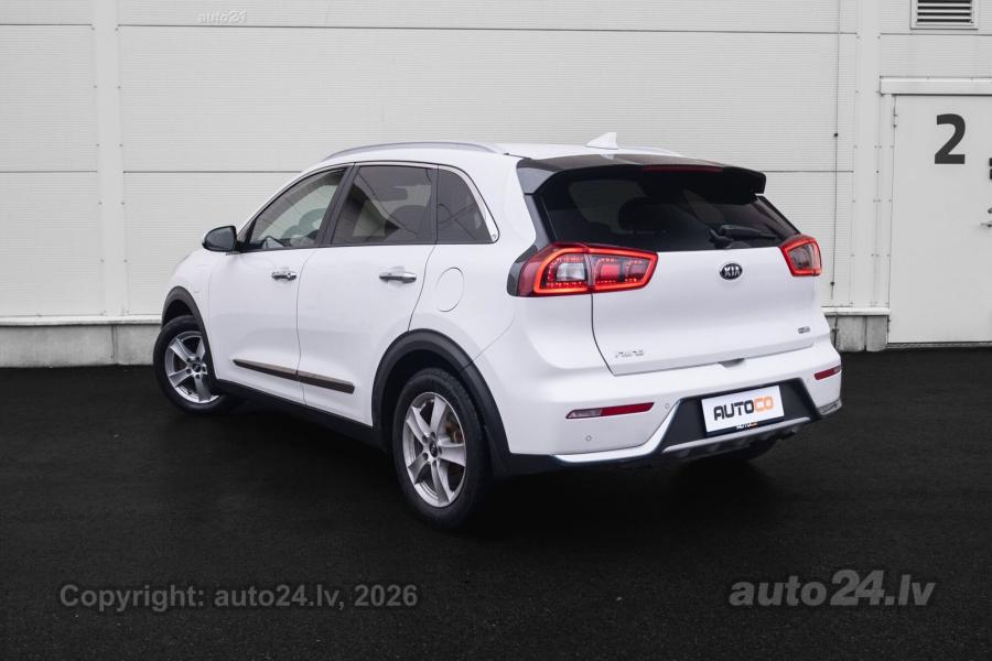 Balts Kia Niro 2018 Tallina, ar dzinēja tilpumu 1.60 L un nobraukumu 204 tūkst. km par 11499 €, foto 7 vietnē AUTOMOTO.COM.LV