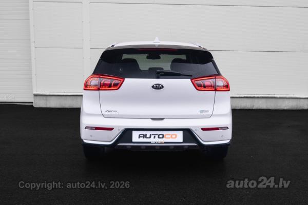 Balts Kia Niro 2018 Tallina, ar dzinēja tilpumu 1.60 L un nobraukumu 204 tūkst. km par 11499 €, foto 8 vietnē AUTOMOTO.COM.LV