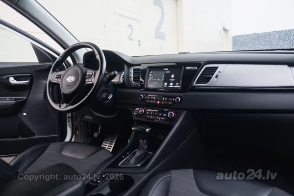 Balts Kia Niro 2018 Tallina, ar dzinēja tilpumu 1.60 L un nobraukumu 204 tūkst. km par 11499 €, foto 10 vietnē AUTOMOTO.COM.LV