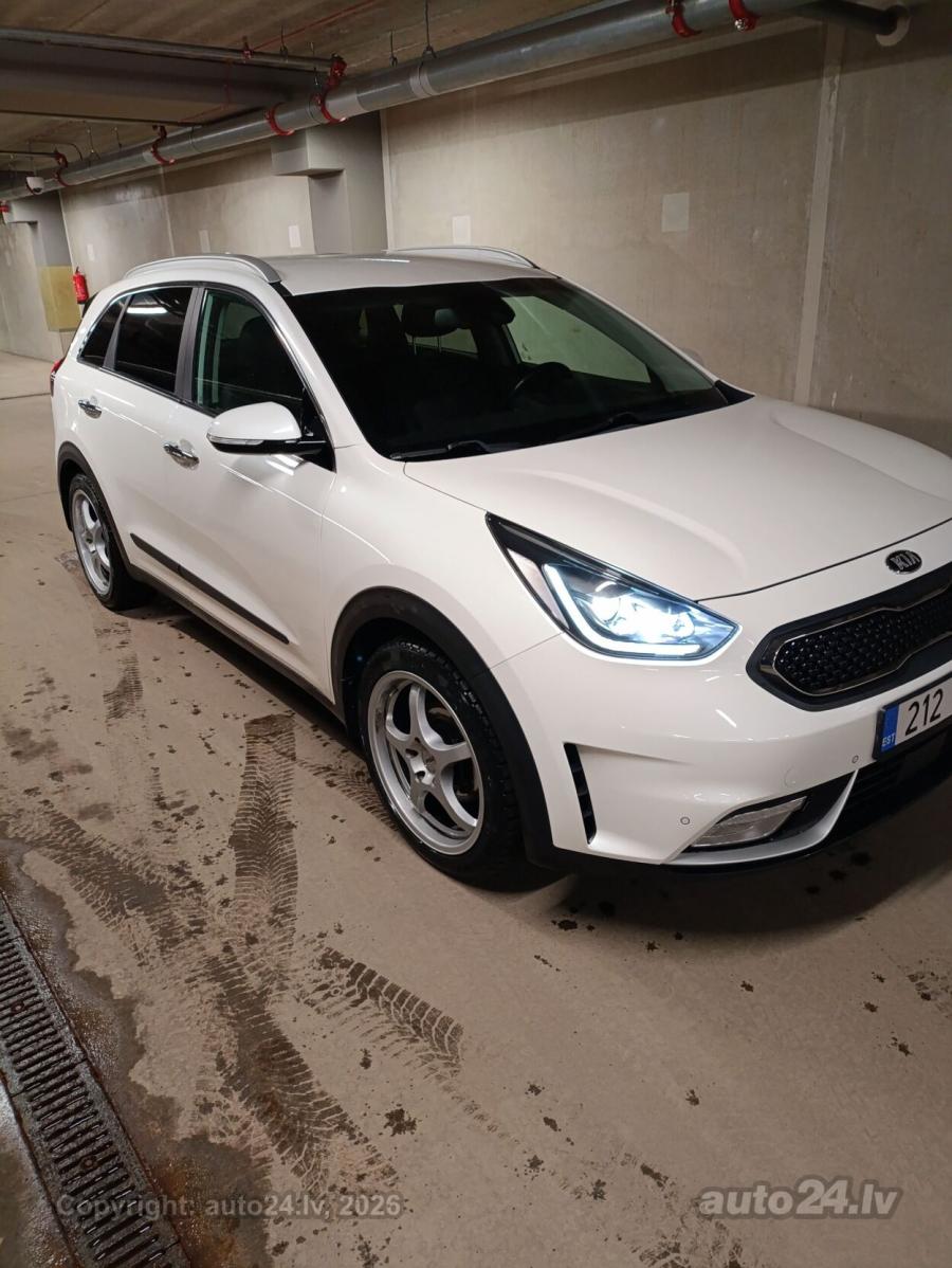 Balts Kia Niro 2019 Tartu, ar dzinēja tilpumu 1.60 L un nobraukumu 63 tūkst. km par 17600 €, foto 5 vietnē AUTOMOTO.COM.LV