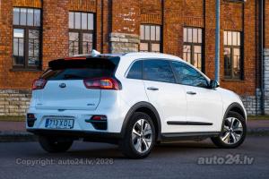 Balts Kia Niro 2019 Tartu, ar dzinēja tilpumu 0.00 L un nobraukumu 156 tūkst. km par 15900 €, foto 4 vietnē AUTOMOTO.COM.LV