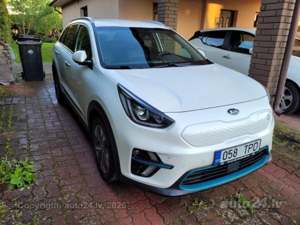 Balts Kia Niro 2019 Tallina, ar dzinēja tilpumu 0.00 L un nobraukumu 166 tūkst. km par 18400 €, foto 2 vietnē AUTOMOTO.COM.LV