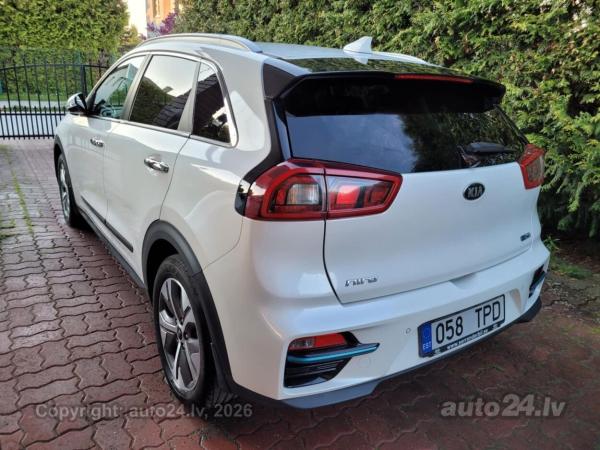Balts Kia Niro 2019 Tallina, ar dzinēja tilpumu 0.00 L un nobraukumu 166 tūkst. km par 18400 €, foto 4 vietnē AUTOMOTO.COM.LV