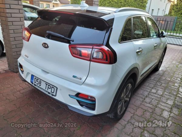 Balts Kia Niro 2019 Tallina, ar dzinēja tilpumu 0.00 L un nobraukumu 166 tūkst. km par 18400 €, foto 5 vietnē AUTOMOTO.COM.LV