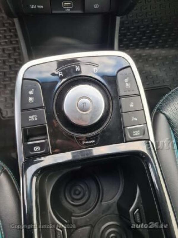 Balts Kia Niro 2019 Tallina, ar dzinēja tilpumu 0.00 L un nobraukumu 166 tūkst. km par 18400 €, foto 8 vietnē AUTOMOTO.COM.LV