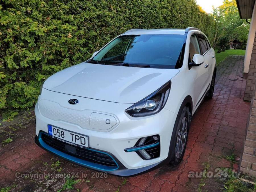 Белый Киа Niro 2019 в Таллин, объемом двигателя 0.00 л и пробегом 166 тыс. км за 18400 €, фото 1 на AUTOMOTO.COM.LV