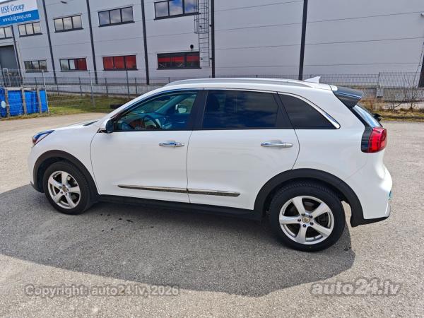 Balts Kia Niro 2020 Tartu, ar dzinēja tilpumu 0.00 L un nobraukumu 80 tūkst. km par 19200 €, foto 4 vietnē AUTOMOTO.COM.LV