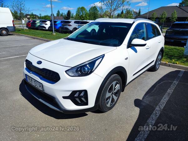 Balts Kia Niro 2021 Tallina, ar dzinēja tilpumu 1.60 L un nobraukumu 41 tūkst. km par 18990 €, foto 1 vietnē AUTOMOTO.COM.LV