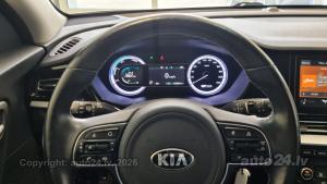 White Kia Niro 2021 in Tartu, with an engine capacity of 1.60 L and mileage of 104 thousand km for 16900 €, photo 11 on AUTOMOTO.COM.LV
