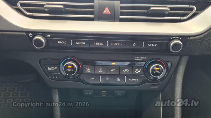 White Kia Niro 2021 in Tartu, with an engine capacity of 1.60 L and mileage of 104 thousand km for 16900 €, photo 13 on AUTOMOTO.COM.LV