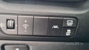 White Kia Niro 2021 in Tartu, with an engine capacity of 1.60 L and mileage of 104 thousand km for 16900 €, photo 16 on AUTOMOTO.COM.LV