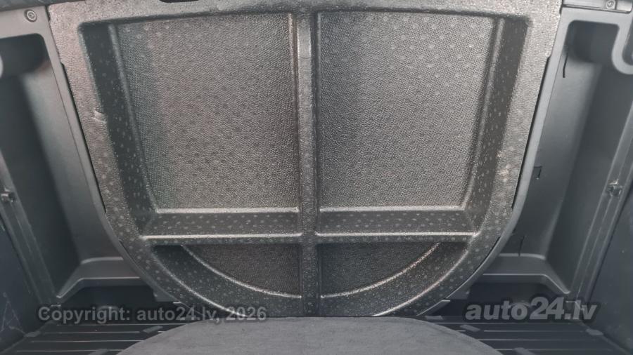 White Kia Niro 2021 in Tartu, with an engine capacity of 1.60 L and mileage of 104 thousand km for 16900 €, photo 20 on AUTOMOTO.COM.LV