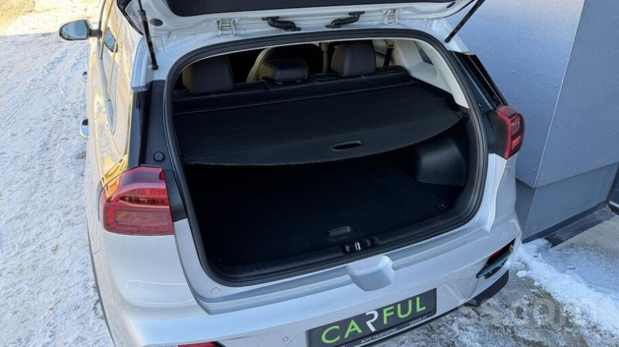 Balts Kia Niro 2021 Rīga, ar dzinēja tilpumu 0.00 L un nobraukumu 61 tūkst. km par 22900 €, foto 18 vietnē AUTOMOTO.COM.LV