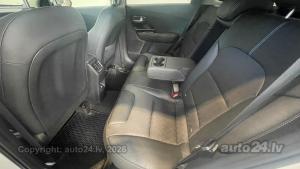White Kia Niro 2021 in Narva, with an engine capacity of 1.60 L and mileage of 41 thousand km for 18500 €, photo 8 on AUTOMOTO.COM.LV